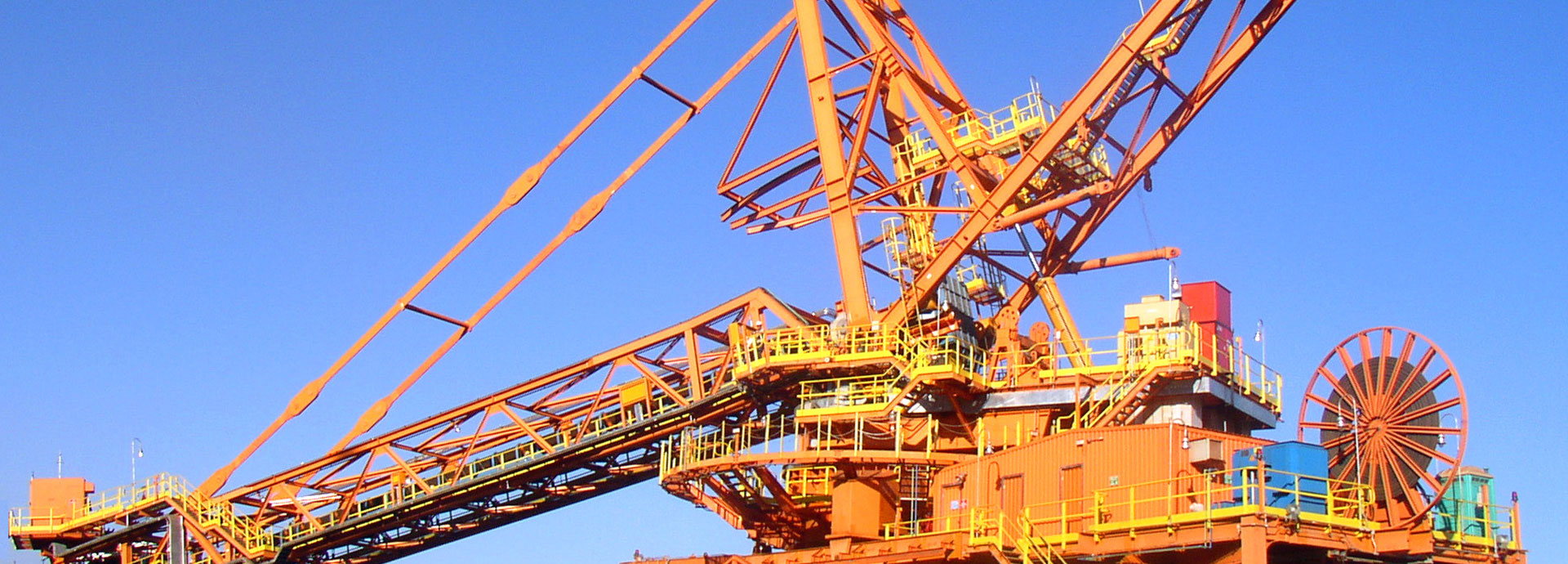 EMH | Soluções Tecnológicas e Inovadoras para movimentação de cargas